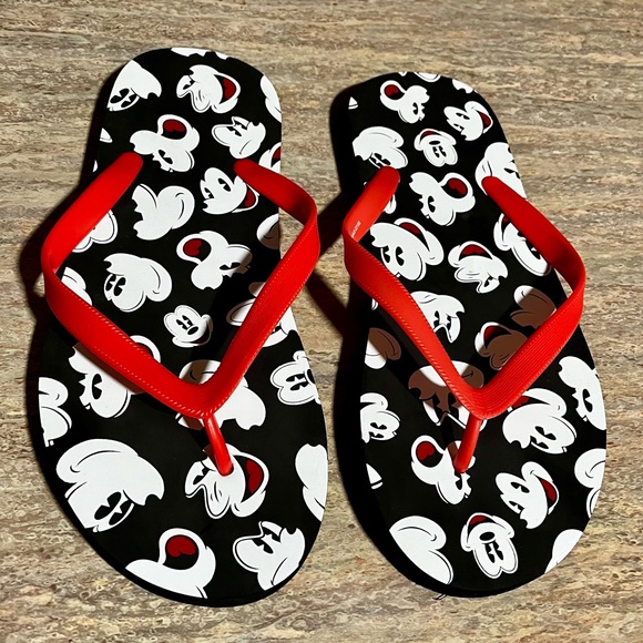 Disney | Shoes | Nwot Disneys Mickey Mouse Unisex Flip Flop Sandals ...